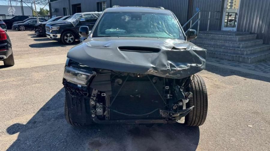Grey Dodge Durango 2022 in Ukmerge, with an engine capacity of 3.60 L and mileage of 22 thousand km for 16999 €, photo 9 on AUTOMOTO.COM.LV
