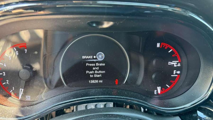 Grey Dodge Durango 2022 in Ukmerge, with an engine capacity of 3.60 L and mileage of 22 thousand km for 16999 €, photo 13 on AUTOMOTO.COM.LV