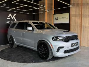 Pelēks Dodge Durango 2023 Kauņa, ar dzinēja tilpumu 5.65 L un nobraukumu 69 tūkst. km par 36490 €, foto 3 vietnē AUTOMOTO.COM.LV
