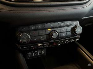 Pelēks Dodge Durango 2023 Kauņa, ar dzinēja tilpumu 5.65 L un nobraukumu 69 tūkst. km par 36490 €, foto 20 vietnē AUTOMOTO.COM.LV