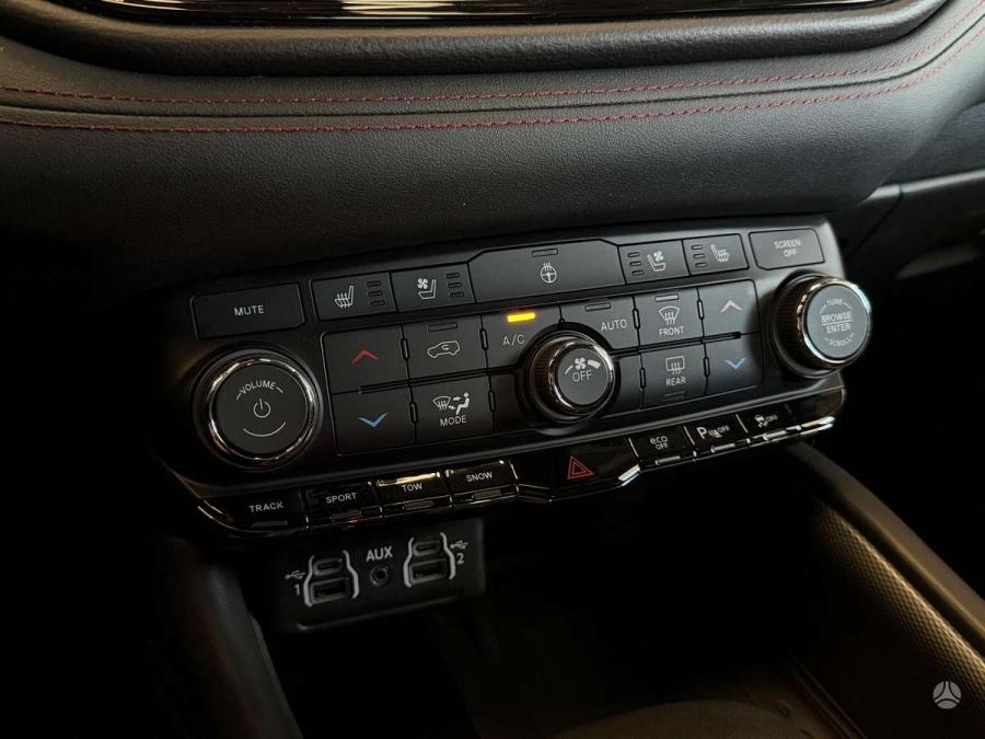 Pelēks Dodge Durango 2023 Kauņa, ar dzinēja tilpumu 5.65 L un nobraukumu 69 tūkst. km par 36490 €, foto 20 vietnē AUTOMOTO.COM.LV