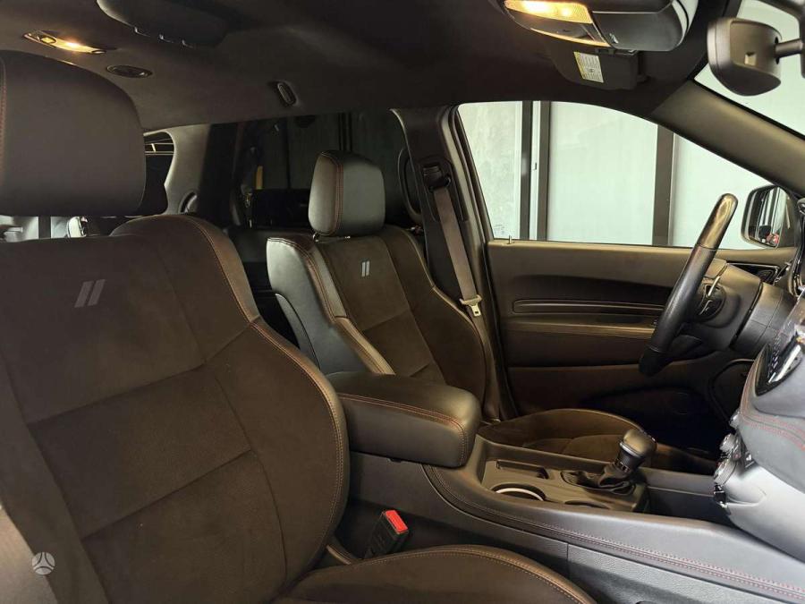 Pelēks Dodge Durango 2023 Kauņa, ar dzinēja tilpumu 5.65 L un nobraukumu 69 tūkst. km par 36490 €, foto 23 vietnē AUTOMOTO.COM.LV