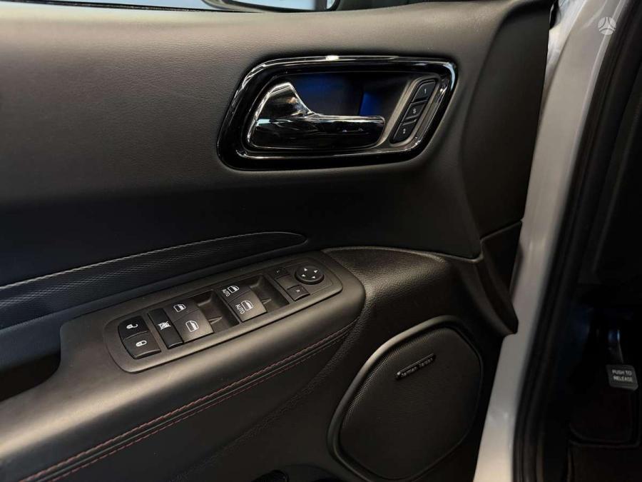 Pelēks Dodge Durango 2023 Kauņa, ar dzinēja tilpumu 5.65 L un nobraukumu 69 tūkst. km par 36490 €, foto 27 vietnē AUTOMOTO.COM.LV