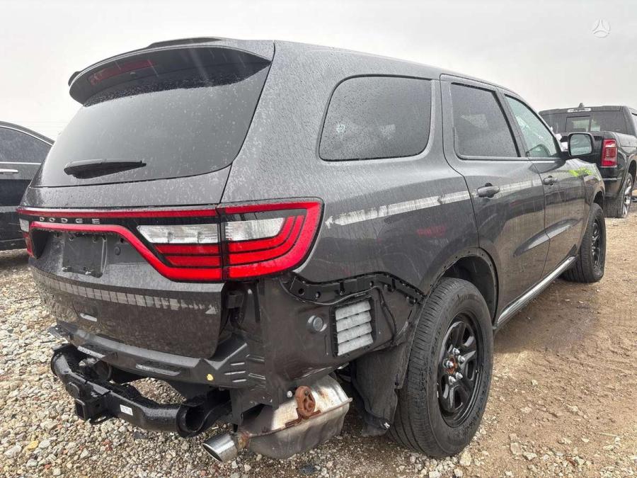 Grey Dodge Durango 2024 in Ukmerge, with an engine capacity of 5.65 L and mileage of 20 thousand km for 15999 €, photo 5 on AUTOMOTO.COM.LV