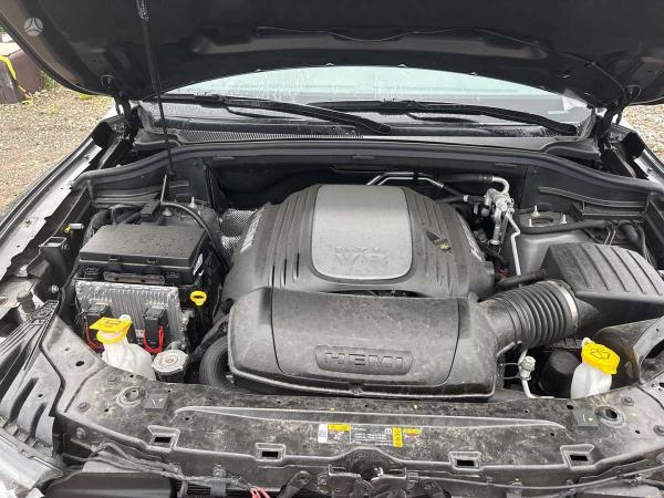 Grey Dodge Durango 2024 in Ukmerge, with an engine capacity of 5.65 L and mileage of 20 thousand km for 15999 €, photo 10 on AUTOMOTO.COM.LV