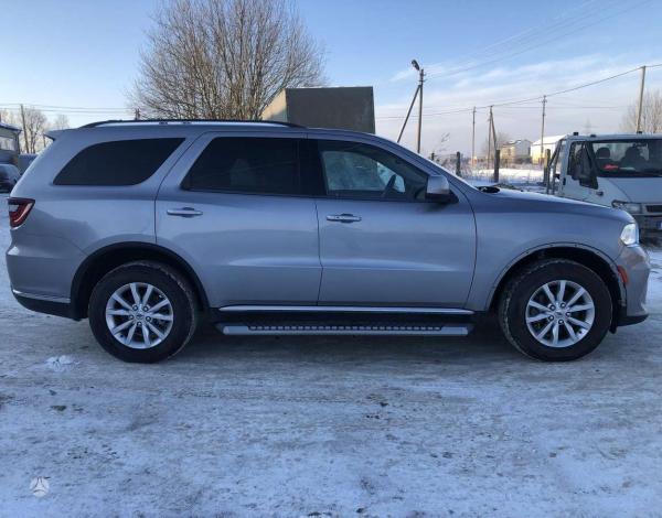 Dodge Durango 2021 in Vilnius, with an engine capacity of 3.60 L and mileage of 32 thousand km for 15900 €, photo 1 on AUTOMOTO.COM.LV