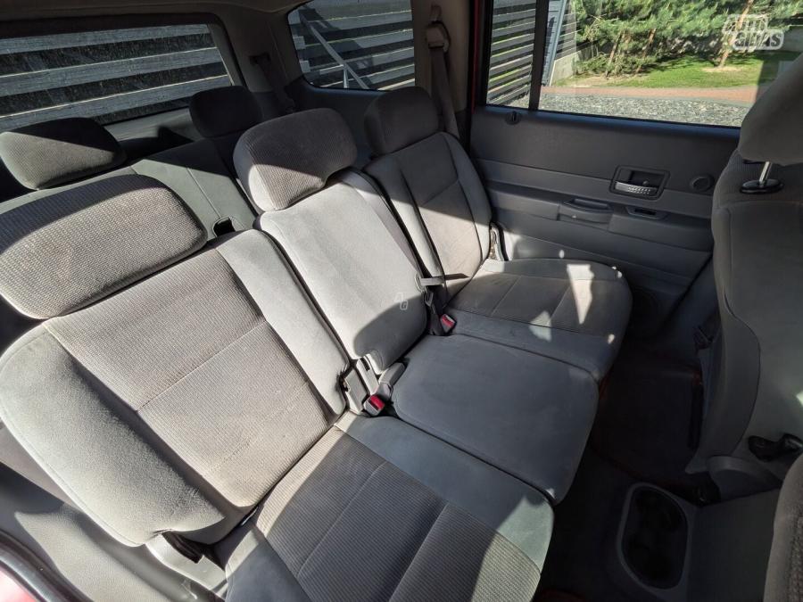 Red Dodge Durango 2004 in Vilnius, with an engine capacity of 4.70 L and mileage of 300 thousand km for 2200 €, photo 11 on AUTOMOTO.COM.LV