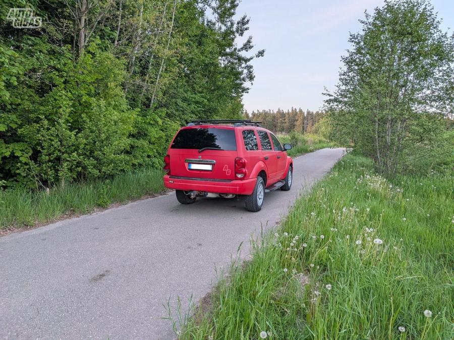 Red Dodge Durango 2004 in Vilnius, with an engine capacity of 4.70 L and mileage of 300 thousand km for 2200 €, photo 19 on AUTOMOTO.COM.LV