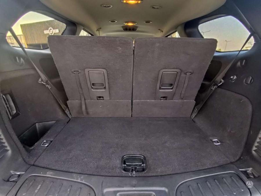 Red Dodge Durango 2015 in Siauliai, with an engine capacity of 3.60 L and mileage of 253 thousand km for 9750 €, photo 30 on AUTOMOTO.COM.LV