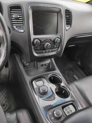 Red Dodge Durango 2015 in Kelme, with an engine capacity of 5.65 L and mileage of 285 thousand km for 15400 €, photo 10 on AUTOMOTO.COM.LV