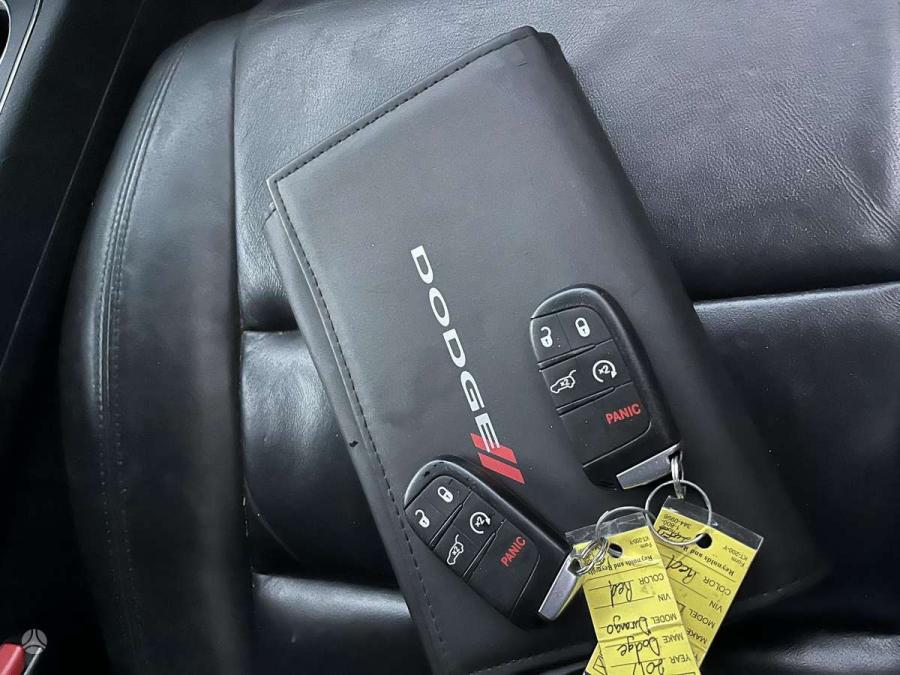 Red Dodge Durango 2017 in Klaipeda, with an engine capacity of 3.60 L and mileage of 275 thousand km for 13200 €, photo 18 on AUTOMOTO.COM.LV