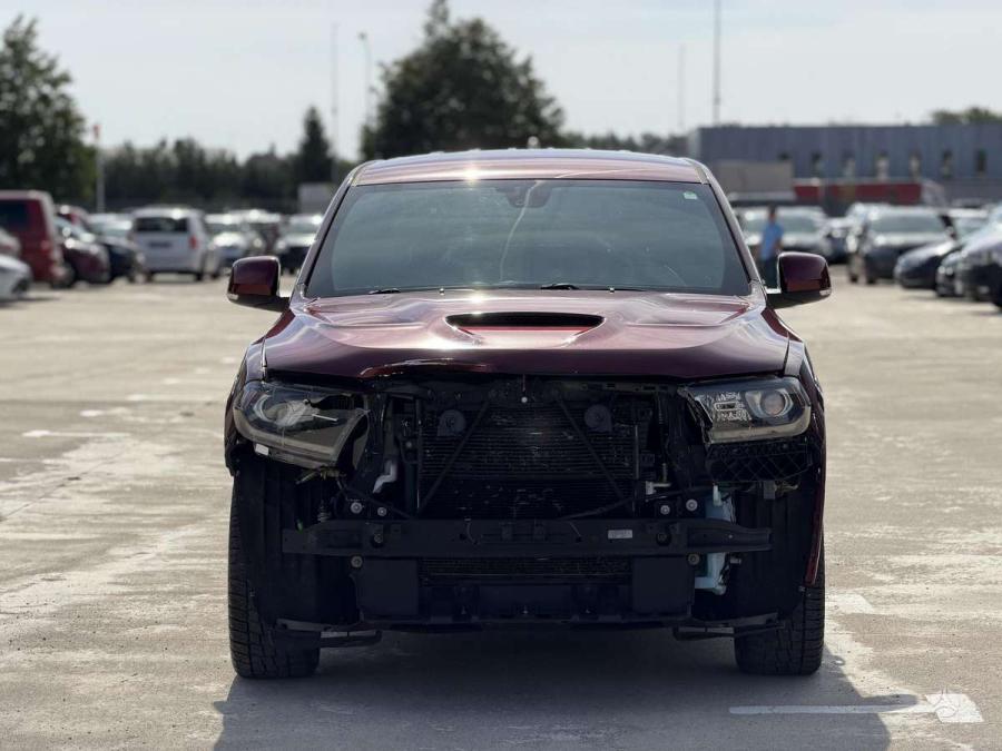 Red Dodge Durango 2019 in Siauliai, with an engine capacity of 5.65 L and mileage of 212 thousand km for 12400 €, photo 3 on AUTOMOTO.COM.LV