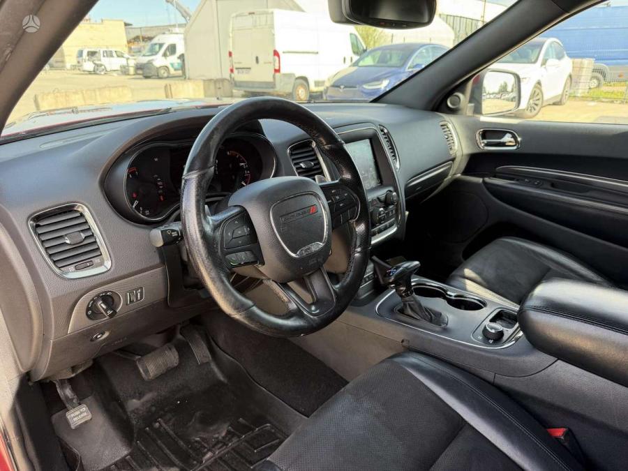 Red Dodge Durango 2019 in Siauliai, with an engine capacity of 5.65 L and mileage of 212 thousand km for 12400 €, photo 8 on AUTOMOTO.COM.LV