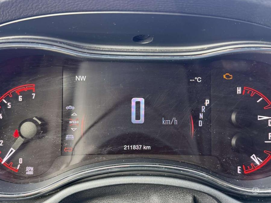 Red Dodge Durango 2019 in Siauliai, with an engine capacity of 5.65 L and mileage of 212 thousand km for 12400 €, photo 11 on AUTOMOTO.COM.LV
