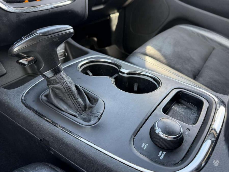 Red Dodge Durango 2019 in Siauliai, with an engine capacity of 5.65 L and mileage of 212 thousand km for 12400 €, photo 15 on AUTOMOTO.COM.LV