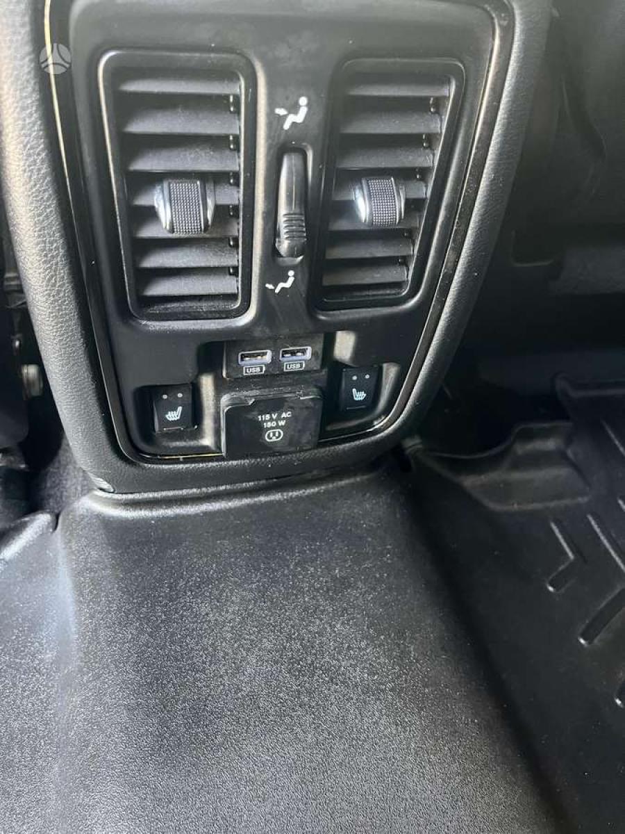 Red Dodge Durango 2020 in Klaipeda, with an engine capacity of 5.65 L and mileage of 95 thousand km for 20900 €, photo 21 on AUTOMOTO.COM.LV