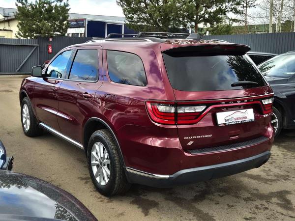Sarkans Dodge Durango 2021 Viļņa, ar dzinēja tilpumu 3.60 L un nobraukumu 138 tūkst. km par 15700 €, foto 3 vietnē AUTOMOTO.COM.LV
