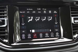 Sarkans Dodge Durango 2021 Viļņa, ar dzinēja tilpumu 3.60 L un nobraukumu 138 tūkst. km par 15700 €, foto 18 vietnē AUTOMOTO.COM.LV