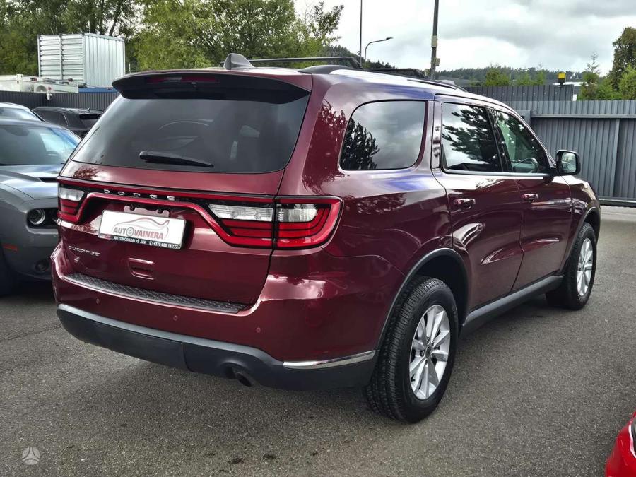 Red Dodge Durango 2021 in Vilnius, with an engine capacity of 3.60 L and mileage of 138 thousand km for 19400 €, photo 7 on AUTOMOTO.COM.LV