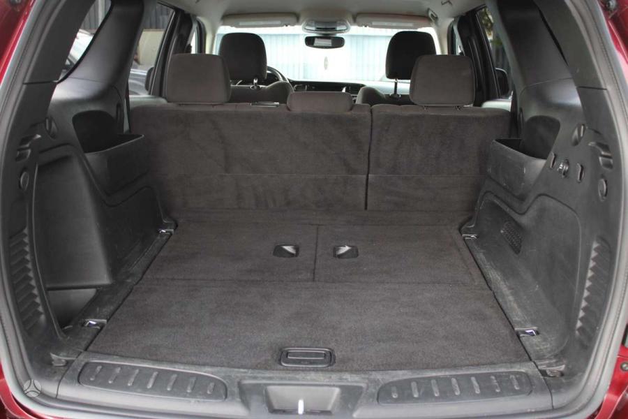 Red Dodge Durango 2021 in Vilnius, with an engine capacity of 3.60 L and mileage of 138 thousand km for 19400 €, photo 13 on AUTOMOTO.COM.LV