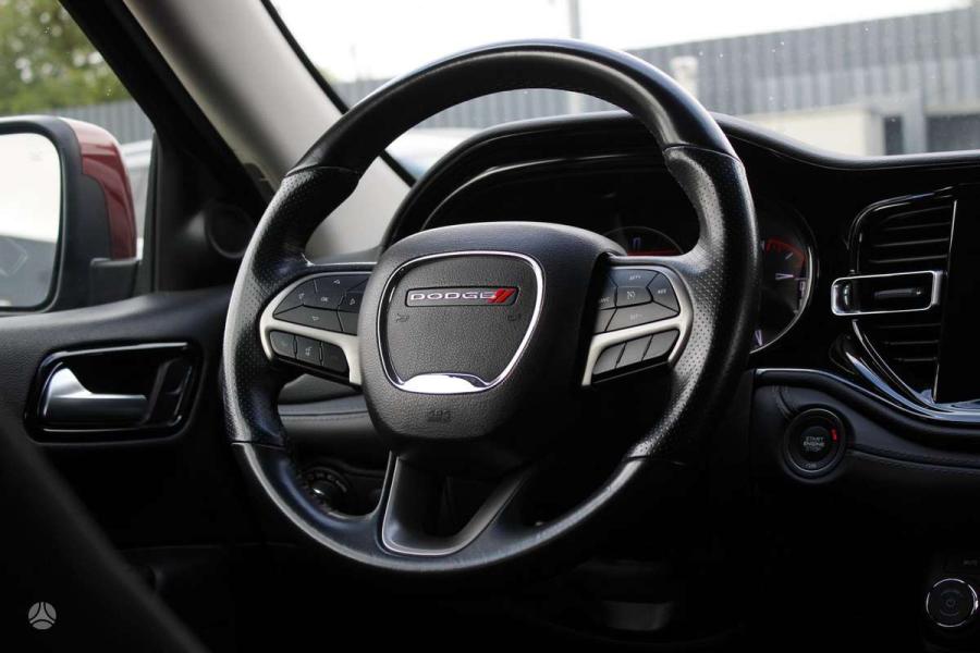 Red Dodge Durango 2021 in Vilnius, with an engine capacity of 3.60 L and mileage of 138 thousand km for 19400 €, photo 15 on AUTOMOTO.COM.LV