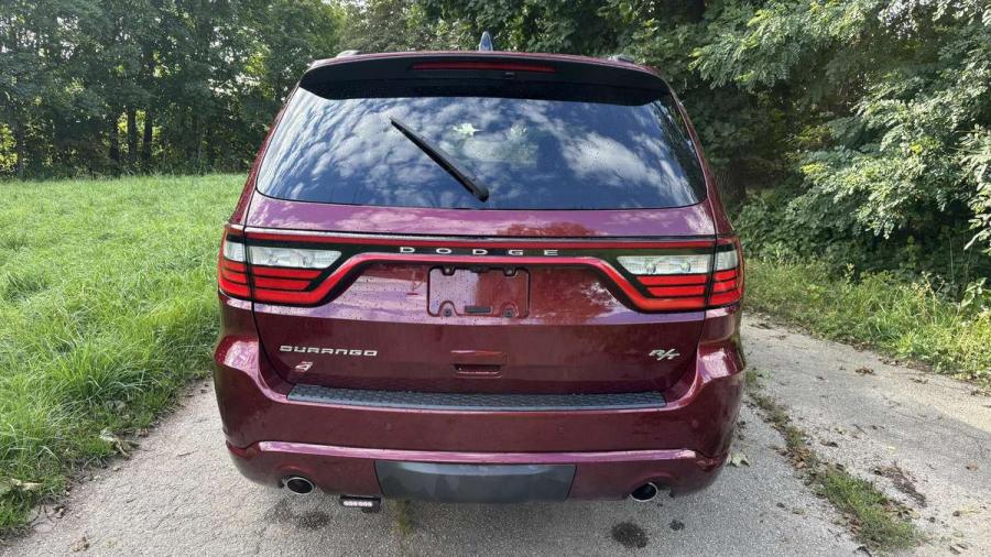 Red Dodge Durango 2024 in Panevezys, with an engine capacity of 5.70 L and mileage of 95 thousand km for 29990 €, photo 7 on AUTOMOTO.COM.LV