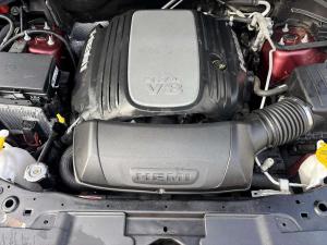 Red Dodge Durango 2024 in Panevezys, with an engine capacity of 5.70 L and mileage of 95 thousand km for 29990 €, photo 12 on AUTOMOTO.COM.LV