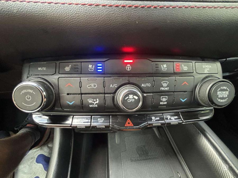 Red Dodge Durango 2024 in Panevezys, with an engine capacity of 5.70 L and mileage of 95 thousand km for 29990 €, photo 22 on AUTOMOTO.COM.LV