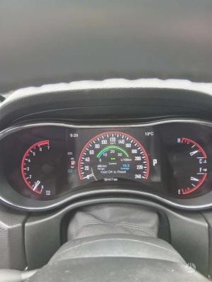White Dodge Durango 2014 in Joniskis, with an engine capacity of 5.70 L and mileage of 192 thousand km for 14850 €, photo 9 on AUTOMOTO.COM.LV