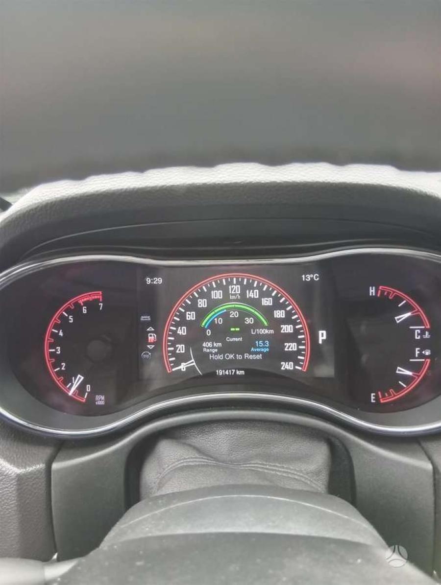 White Dodge Durango 2014 in Joniskis, with an engine capacity of 5.70 L and mileage of 192 thousand km for 14850 €, photo 9 on AUTOMOTO.COM.LV