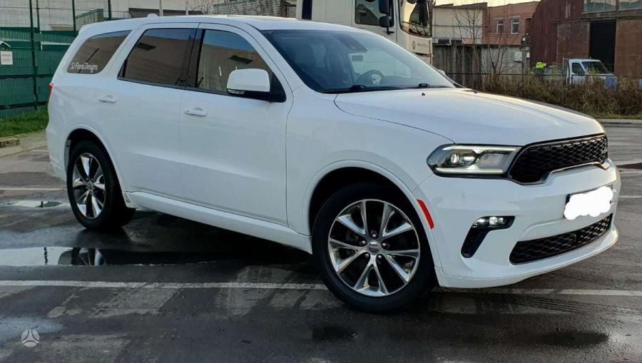 White Dodge Durango 2015 in Klaipeda, with an engine capacity of 5.65 L and mileage of 267 thousand km for 14999 €, photo 1 on AUTOMOTO.COM.LV