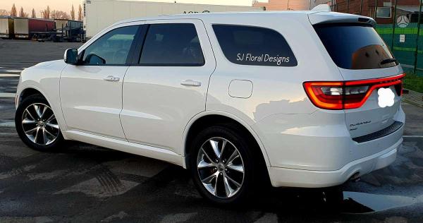 White Dodge Durango 2015 in Klaipeda, with an engine capacity of 5.65 L and mileage of 267 thousand km for 14999 €, photo 5 on AUTOMOTO.COM.LV