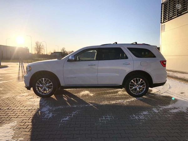 White Dodge Durango 2015 in Siauliai, with an engine capacity of 3.60 L and mileage of 100 thousand km for 10900 €, photo 3 on AUTOMOTO.COM.LV
