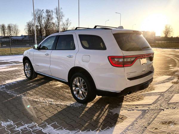 White Dodge Durango 2015 in Siauliai, with an engine capacity of 3.60 L and mileage of 100 thousand km for 10900 €, photo 5 on AUTOMOTO.COM.LV