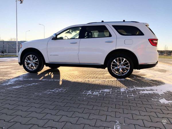 White Dodge Durango 2015 in Siauliai, with an engine capacity of 3.60 L and mileage of 100 thousand km for 10900 €, photo 6 on AUTOMOTO.COM.LV