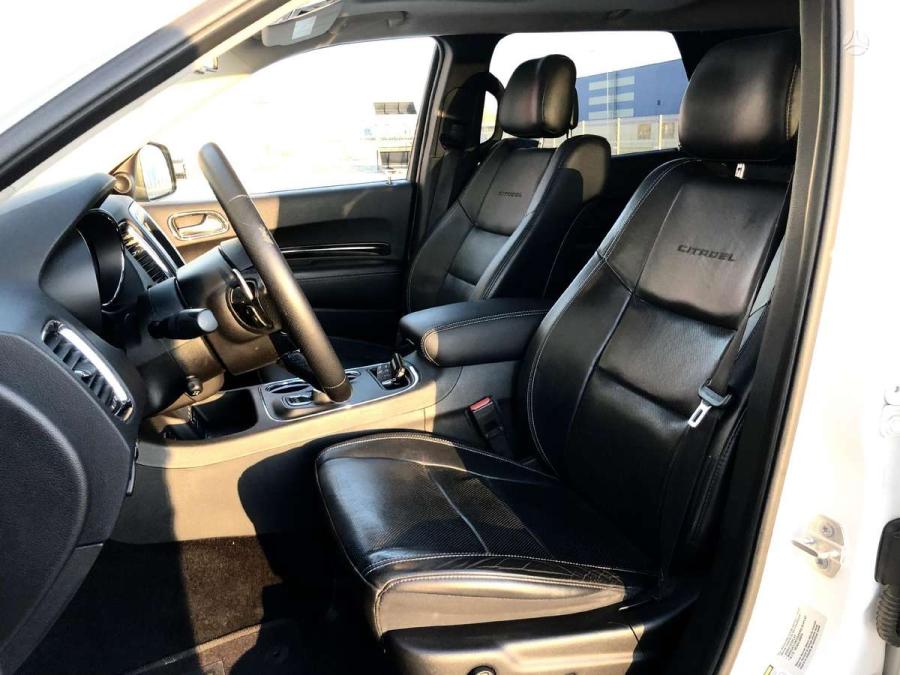 Balts Dodge Durango 2015 Šauļi, ar dzinēja tilpumu 3.60 L un nobraukumu 100 tūkst. km par 10900 €, foto 17 vietnē AUTOMOTO.COM.LV