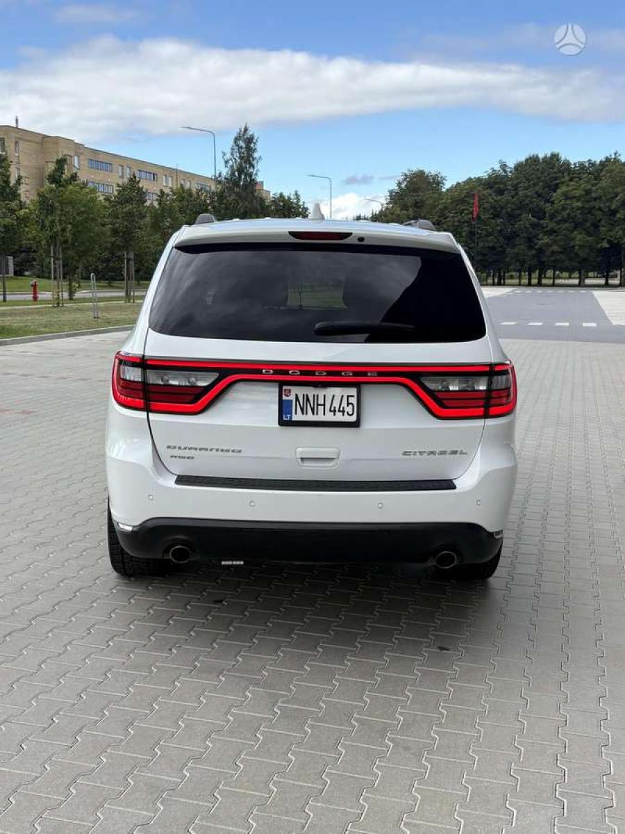 White Dodge Durango 2015 in Siauliai, with an engine capacity of 3.60 L and mileage of 221 thousand km for 13850 €, photo 5 on AUTOMOTO.COM.LV