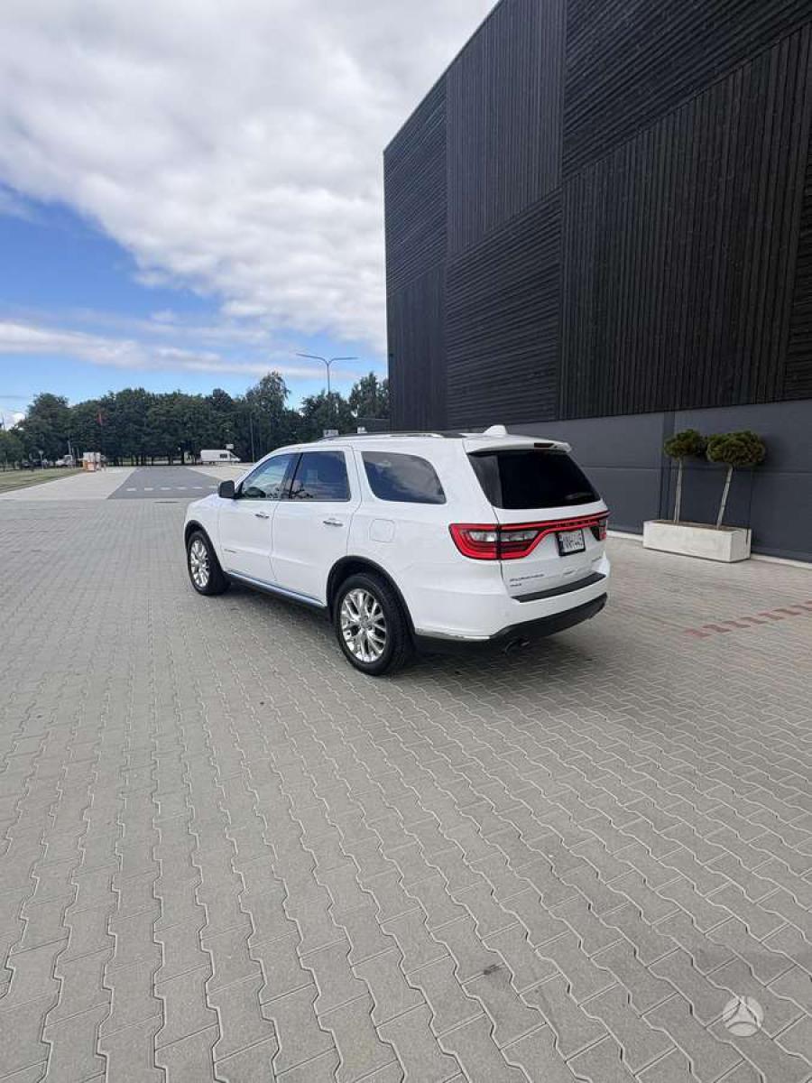 White Dodge Durango 2015 in Siauliai, with an engine capacity of 3.60 L and mileage of 221 thousand km for 13850 €, photo 6 on AUTOMOTO.COM.LV
