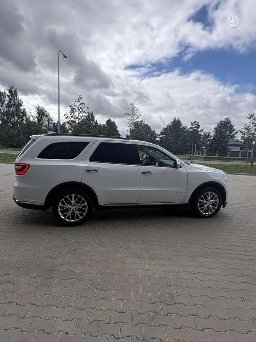 White Dodge Durango 2015 in Siauliai, with an engine capacity of 3.60 L and mileage of 221 thousand km for 13850 €, photo 8 on AUTOMOTO.COM.LV