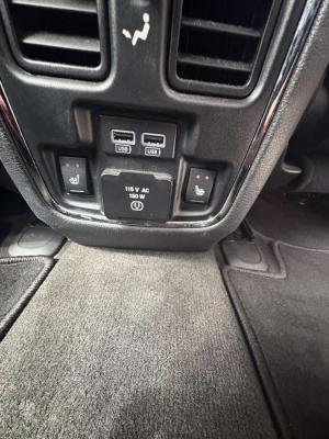 White Dodge Durango 2015 in Siauliai, with an engine capacity of 3.60 L and mileage of 221 thousand km for 13850 €, photo 24 on AUTOMOTO.COM.LV