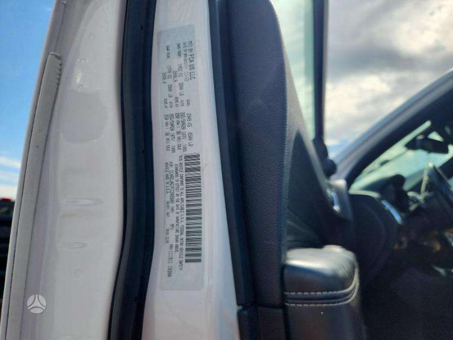 Balts Dodge Durango 2015 Šauļi, ar dzinēja tilpumu 3.60 L un nobraukumu 292 tūkst. km par 5400 €, foto 13 vietnē AUTOMOTO.COM.LV