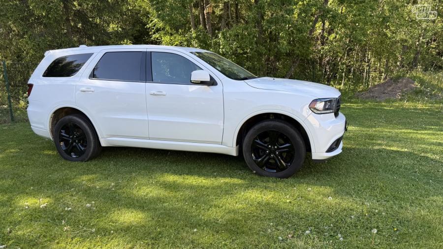 White Dodge Durango 2016 in Kretinga, with an engine capacity of 3.60 L and mileage of 204 thousand km for 15000 €, photo 5 on AUTOMOTO.COM.LV