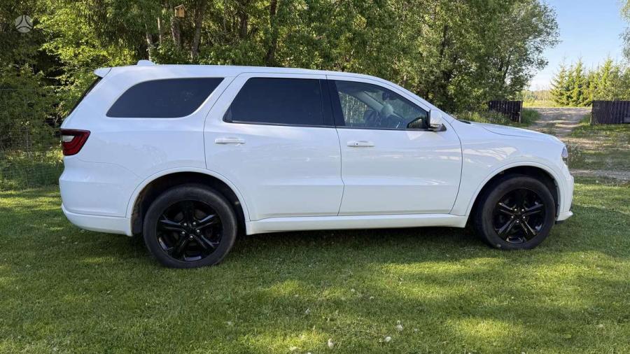 White Dodge Durango 2016 in Kretinga, with an engine capacity of 3.60 L and mileage of 204 thousand km for 14500 €, photo 4 on AUTOMOTO.COM.LV