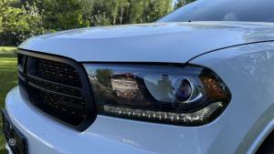White Dodge Durango 2016 in Kretinga, with an engine capacity of 3.60 L and mileage of 204 thousand km for 14500 €, photo 9 on AUTOMOTO.COM.LV