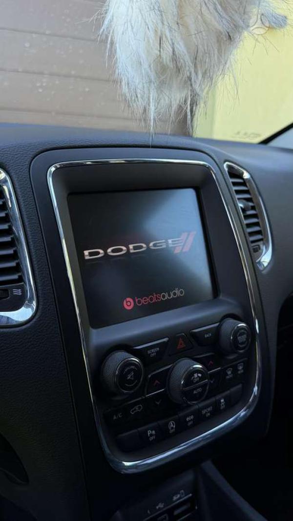 White Dodge Durango 2016 in Kretinga, with an engine capacity of 3.60 L and mileage of 204 thousand km for 14500 €, photo 10 on AUTOMOTO.COM.LV