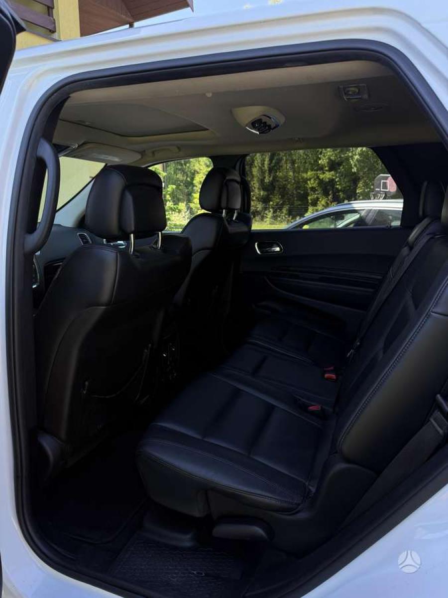 White Dodge Durango 2016 in Kretinga, with an engine capacity of 3.60 L and mileage of 204 thousand km for 14500 €, photo 17 on AUTOMOTO.COM.LV
