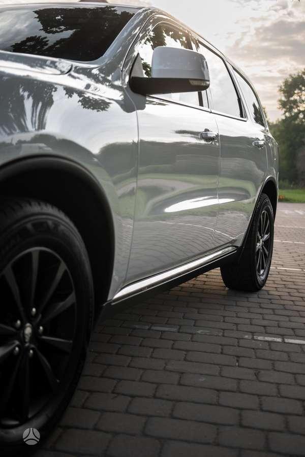 White Dodge Durango 2016 in Pakruojis, with an engine capacity of 3.60 L and mileage of 228 thousand km for 16000 €, photo 3 on AUTOMOTO.COM.LV