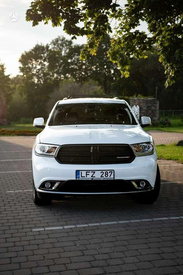 White Dodge Durango 2016 in Pakruojis, with an engine capacity of 3.60 L and mileage of 228 thousand km for 16000 €, photo 6 on AUTOMOTO.COM.LV