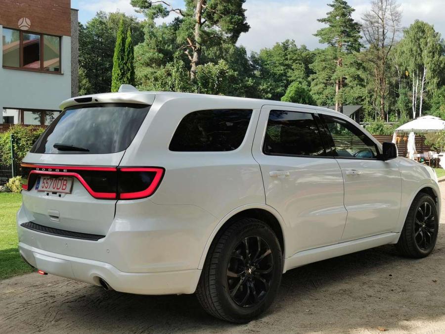 White Dodge Durango 2016 in Siauliai, with an engine capacity of 5.70 L and mileage of 187 thousand km for 16999 €, photo 3 on AUTOMOTO.COM.LV