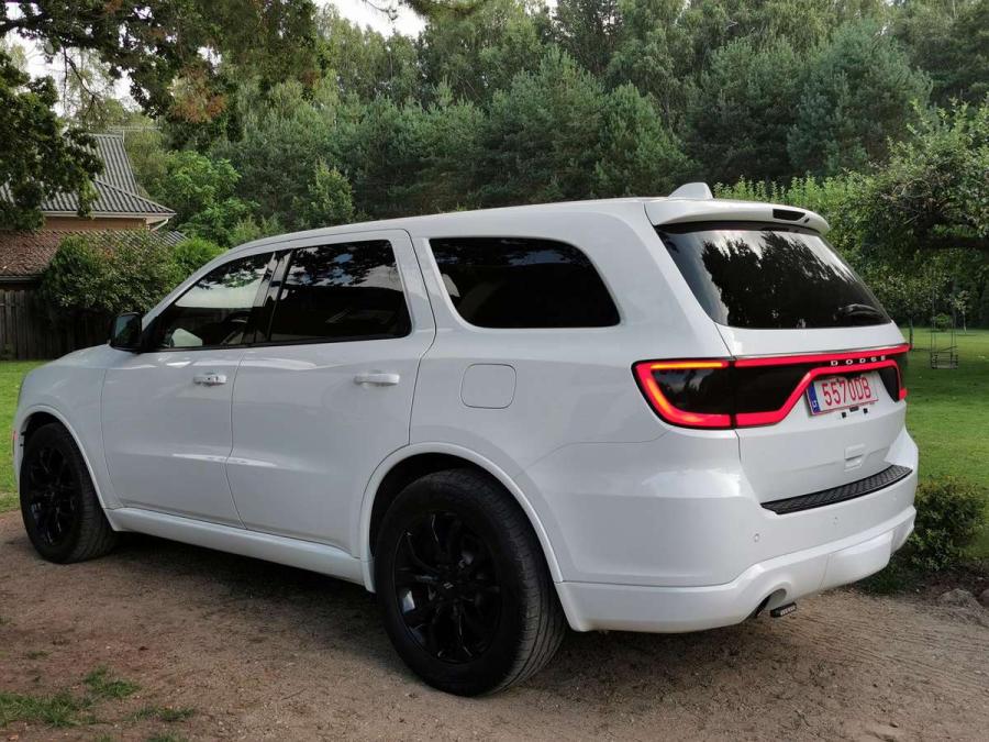 White Dodge Durango 2016 in Siauliai, with an engine capacity of 5.70 L and mileage of 187 thousand km for 16999 €, photo 4 on AUTOMOTO.COM.LV